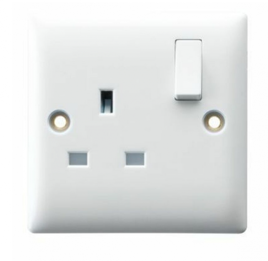 RR 13A Single Switched Socket Outlet W3001 | BINJA UAE